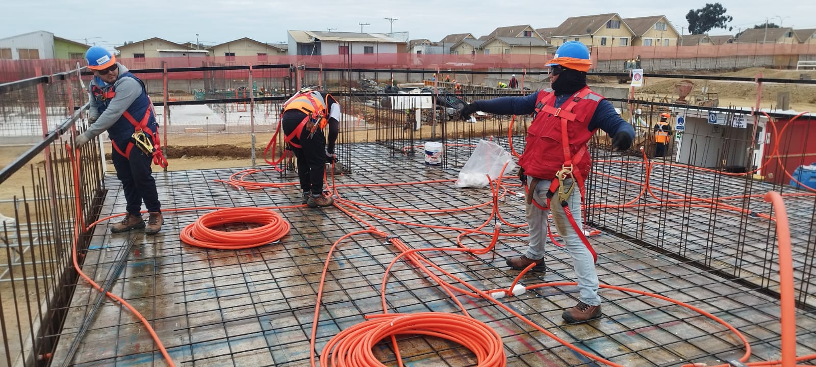 Proyecto Condominio Edificios Altos del Valle - Eletec Ltda