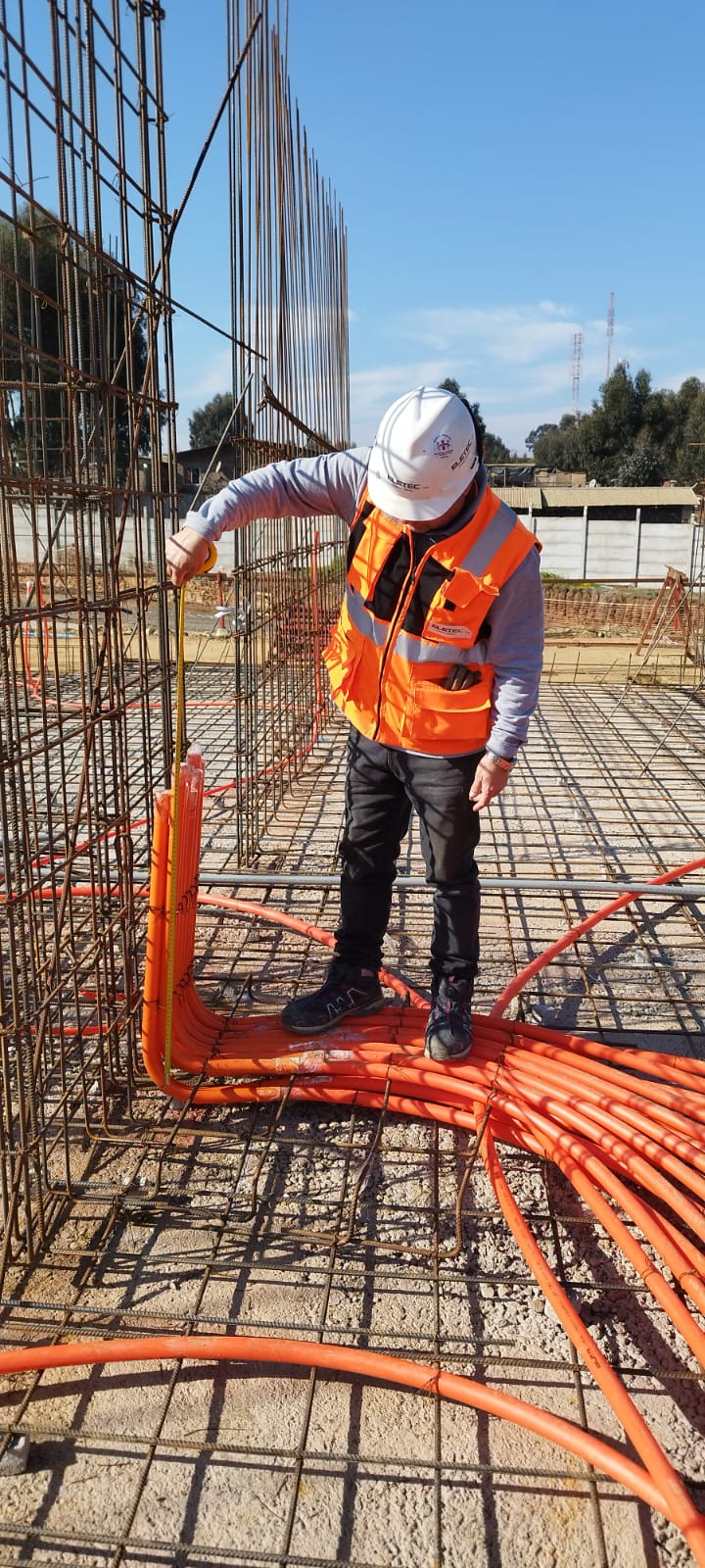 Proyecto Condominio Edificios Altos del Valle - Eletec Ltda